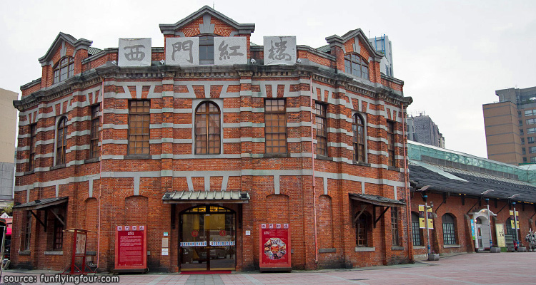 แกลอรี่บ้านแดง Red House Theater - ตะลอนเที่ยวดอทคอม | ตะลอนเที่ยวดอทคอม