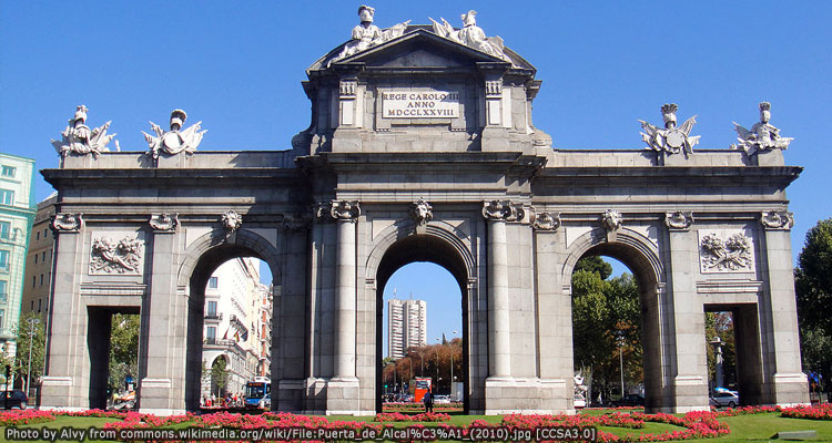 ประตูเมือง Puerta de Alcalá | ตะลอนเที่ยวดอทคอม