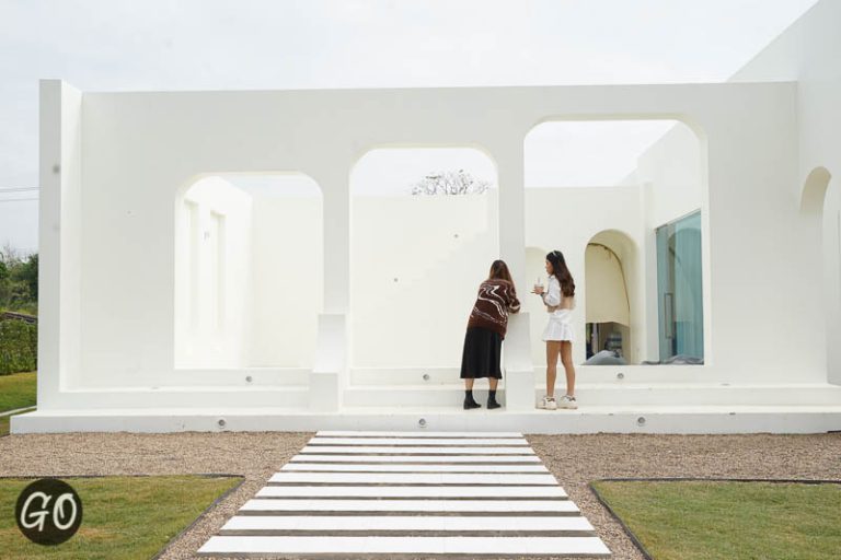 รีวิว Monogram Khaoyai คาเฟ่เปิดใหม่ เขาใหญ่ กับวิวเนินเขา ทุ่งดอกหญ้า ...